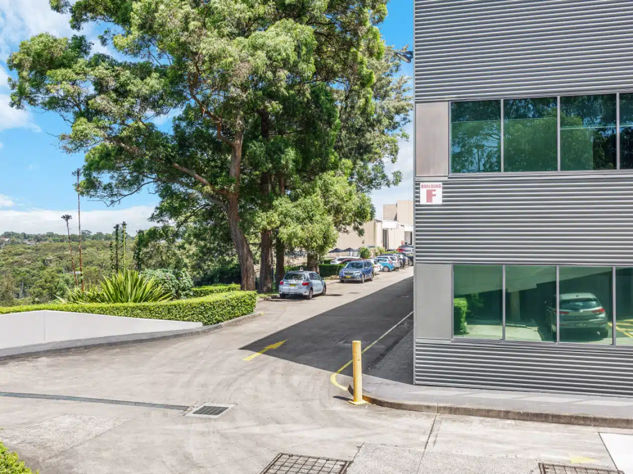 Office or Warehouse - Ford Land
